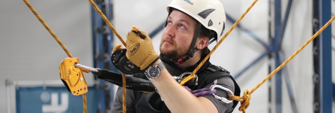 IRATA Level 3 - Rope Access Supervisor | HSS Training