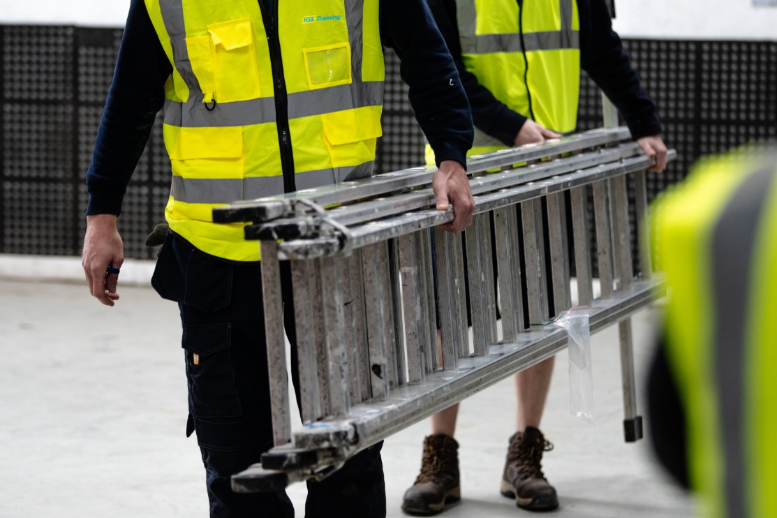 Ladders and Stepladders for Managers - Ladder Association | HSS Training